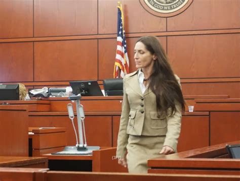 Заловиха на калъп голи учителка и ученичка съдът е безмилостен снимки