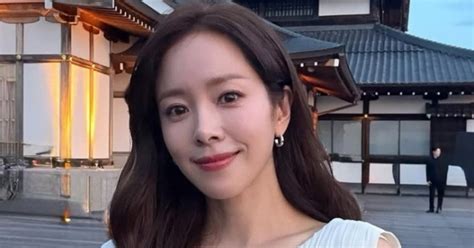 [scin스타] 순백 드레스 속 빛나는 여신 미모…한지민 고혹美 제대로