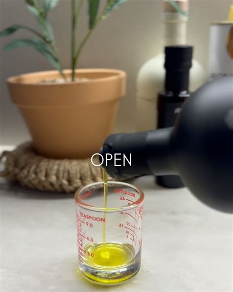 Hyunju Park 잠시후10시 선착순 이벤트와 함께 🤗20분께 강아지 키링 선물로 드려요🐶 엄마들의 현실템 드디어 공구 오픈 애 짐 내 짐 장바구니 물병