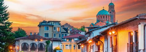 Помощ при пътуване и пребиваване на чужденци в България