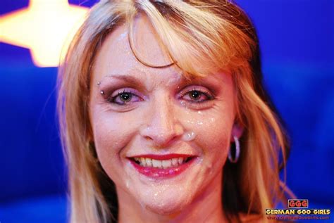 Bukkake Blonde Gets Protein Rich Sperm Pancake On Her Face Porn Pictures Xxx Photos Sex Images