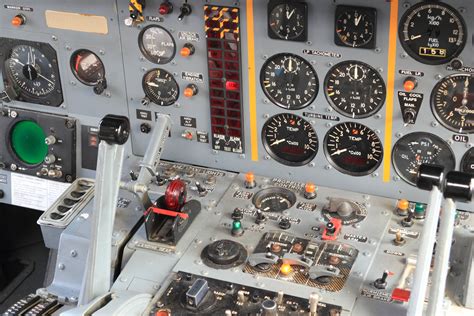 무료 이미지 과학 기술 나는 비행기 제트기 차량 공기 호스 악기 직업적인 조종석 제어 전투기 패널 게이지 힘 항공 우주 공학 항공기 엔진