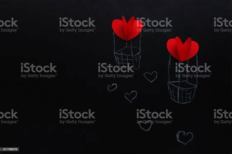 종이 접기 검은 배경에 공기 풍선 심장을 했다 사랑과 발렌타인의 개념 0명에 대한 스톡 사진 및 기타 이미지 0명 공휴일 구름 Istock