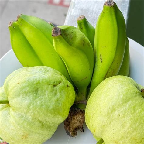 အမျိုးသားကအနောက်မှာဘာများထူးဆန်းတာရှိလို့လဲ ကြည့်နေတာ အမျိုးသားကအနောက်မှာဘာများထူးဆန်းတာရ