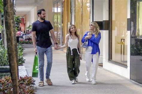 Las Lujosas Compras De Angélica Rivera Y Sofía Castro En Miami Beach Habrían Adquirido Bolso