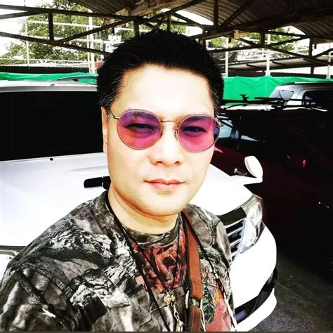 ผีแดงอหังการ 🚨 วิคตอร์ โอซิมเฮน อายุ 26 ปี ค่าตัวที่มีรายงาน 63 ล้านปอนด์ ค่าเหนื่อยที่