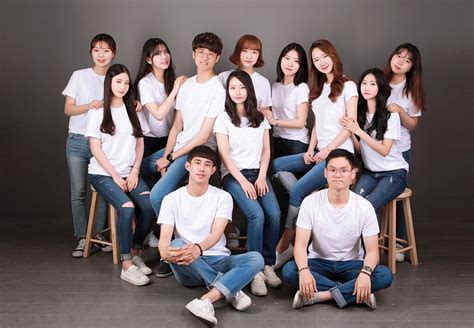 헤어스타일 살롱드프롬 이미지 변신이 필요할 때는 앞머리를 내려주고 발랄한 느낌을 주고 싶을때는 C컬펌과 차분함까지 더하고 싶을때는 볼륨매직을 하시면 되겠습니다 살롱