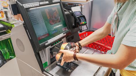 Heres The Best Time To Use The Self Checkout Line At The Grocery Store