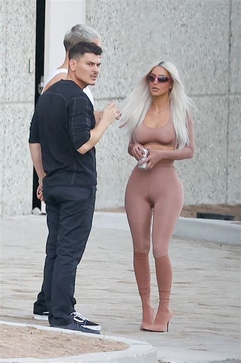 Kim Kardashian In Leggings Flaunts Her Cameltoe And Braless Tits 12 Photos The Fappening