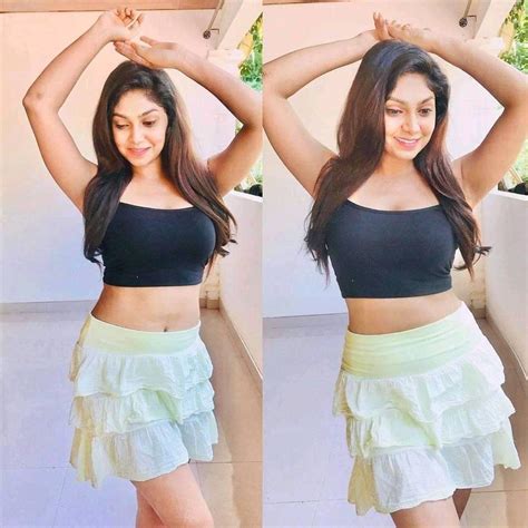 පිස්සු කෙල්ලෝ Facebook