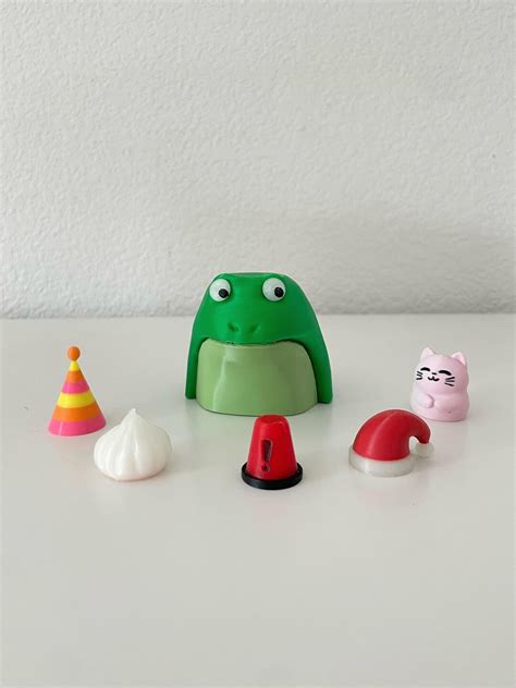 Bufo The Frog Desk Buddy 3d Printed Toy With Swappable Magnetic Hats