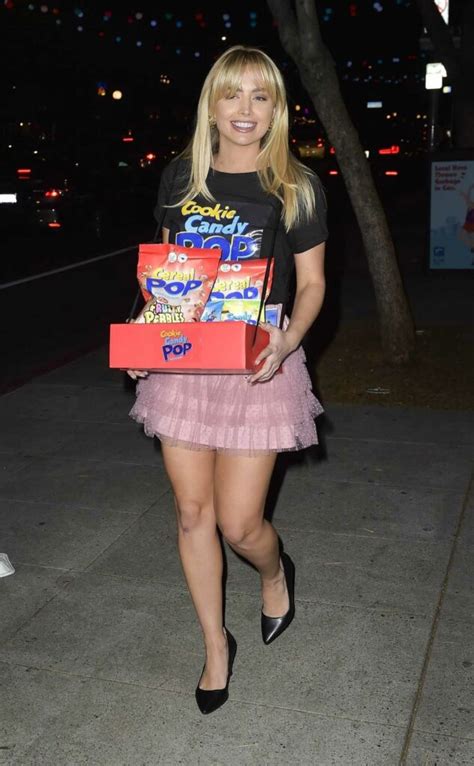 Mackenzie Dipman In A Black Tee Enjoying A Night Out At Heart Weho In West Hollywood Celeb Donut