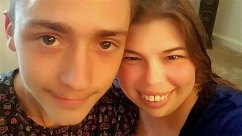 Mum Of Three 39 Gets Engaged To Her Sons 18 Year Old Best Friend Heart