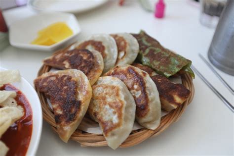 이영자가 추천한 신부동 만두 맛집 창화당 네이버 블로그