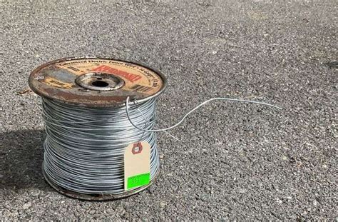 Red Brand Galvanized Electric Fence Wire 14 Gauge 1 4 Mile Spool