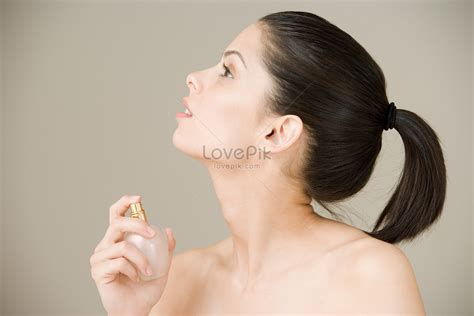Girl Spraying Perfume Picture And Hd Photos Free Download On Lovepik