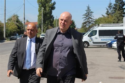 Опит за атентат срещу Иван Гешев Обзор