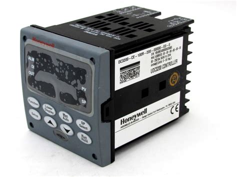 New Honeywell Dc3200 Ce 100r 200 00000 E0 0 Digital Controller Udc3200