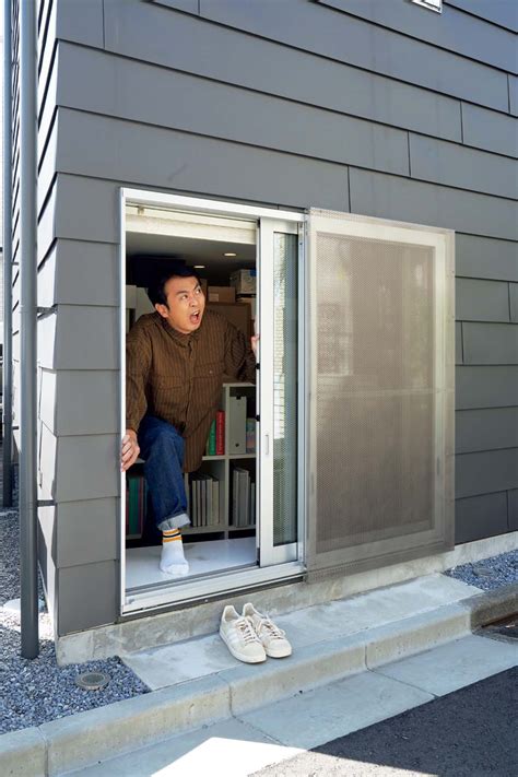 アンガールズ田中のお宅訪問：敷地10坪の建築家自宅は、こんなところまで有効利用！ Esseonline（エッセ オンライン）