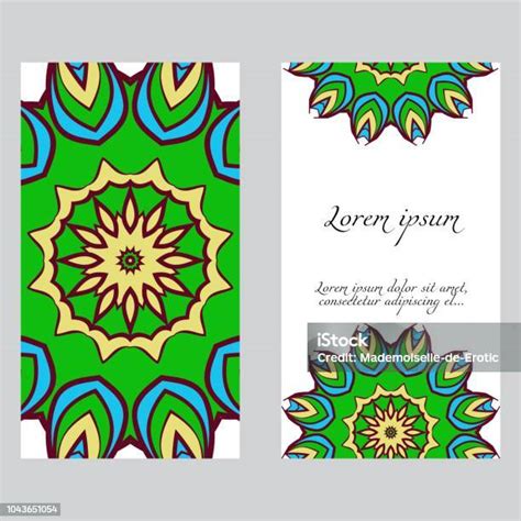 만다라 꽃 패턴 및 장식 빈티지 카드 디자인 벡터 템플릿입니다 이슬람 아랍어 인도 멕시코 오스만 모티브 손으로 그린 배경 0명에