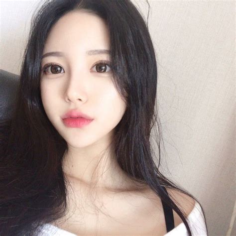 Ulzzang ♡에 있는 Chaerie Kim님의 핀 여자 교복 긴 머리 뷰티 메이크업