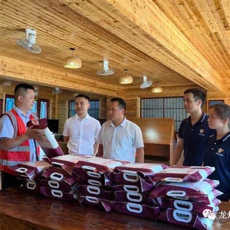 【巩固脱贫攻坚成果 全面推进乡村振兴】金龙镇：党建引领村企联动 旺了产业富了村民蒙村大米驻村