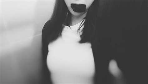 fs강아지 on Twitter 오늘 일하다가 주인님께서 미션을 주셨어요 화장실가서 팬티 벗고 돌돌말아서 입에 가득넣어 사진 보내 모든 걸 다 멈추고 사진찍어서