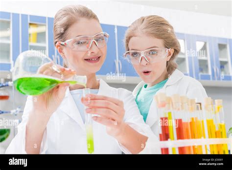 Chemical Mixing Lab Safety Hi Res Stock Photography And Images Alamy