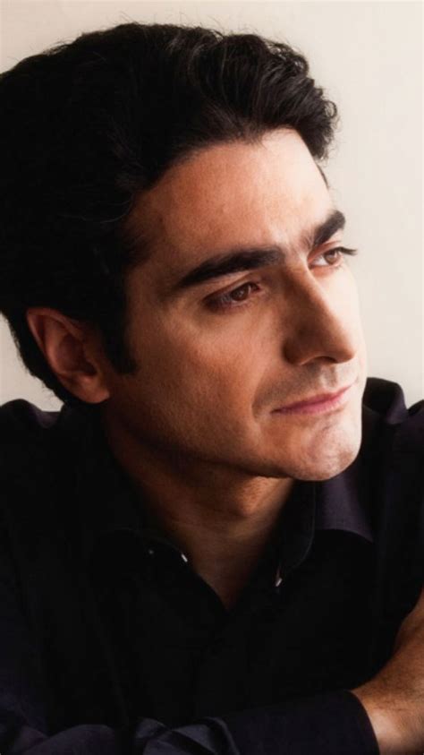 Homayoun Shajarian Fans ‎‌ چه شب‌ها من و آسمان تا دم صبح سرودیم نم