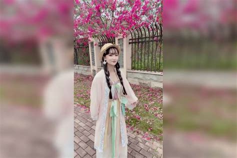 草帽麻花辫珍珠小蝴蝶，其实都只是因为我懒撸头～ 冬日第一套汉服 千变美人面