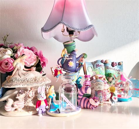 이상한 나라의 앨리스 콜리 Colley