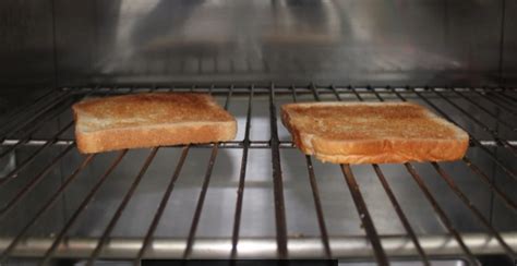 치즈와 가지구이 샌드위치