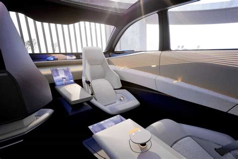 차량에 Ai 아바타가 폭스바겐이 공개한 미래 전기 Suv 콘셉트카 대체 어떻길래