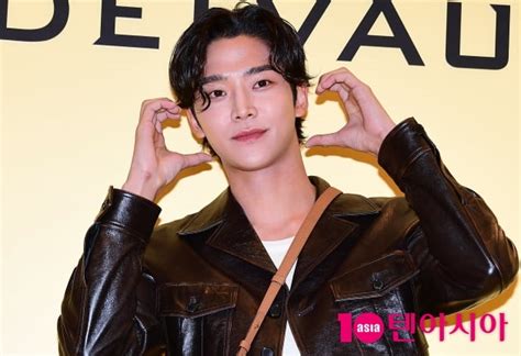 Ten Sf