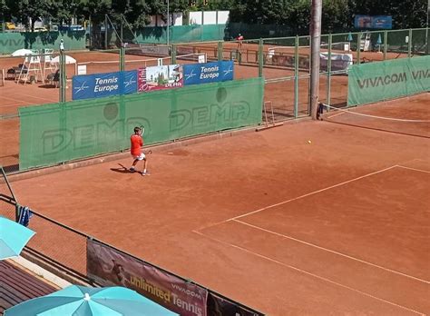 Българска 23 българчета се класираха за втория кръг на сингъл на турнир до 16 г от Тенис