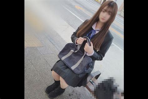 FC PPV Yuto는 털이 많은 pussy를 가지고 날것이다 내 남자친구가 그런 적이 없는데도 불구하고 나는 몰래 고무줄을 제거하고 그녀를 크림핑했다