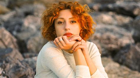 30 Red Flags In Relationships That Mean Someones Controlling You