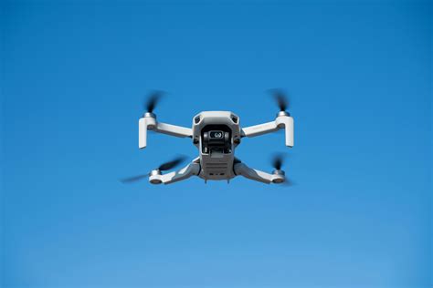 Chinas Dji Taps Young Farmers To Cultivate Drone Market