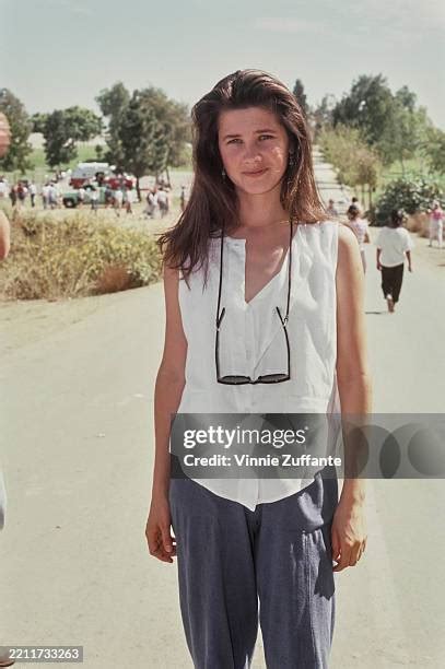 2107 Daphne Zuniga Photos And High Res Pictures Getty Images
