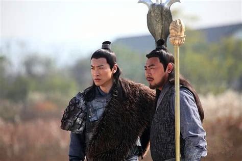 隋唐十大坑爹武器 秦琼双锏第9 罗成神枪第4 他香炉锤第1 搜狐大视野 搜狐新闻