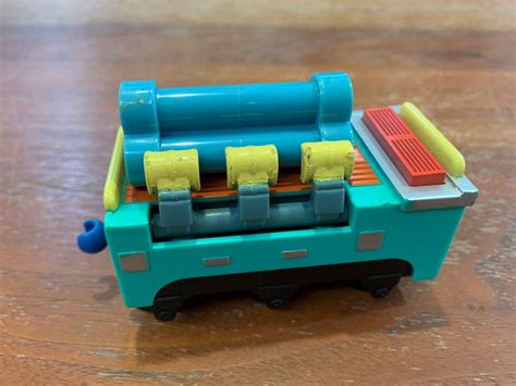 Chuggington Motorised Wilson And Vee Figure 8 Set Hobbies And Toys Toys And Games On Carousell
