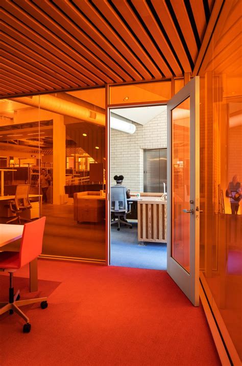 Bold Yellow Cladding Enlivens Buildings At Santa Monica College