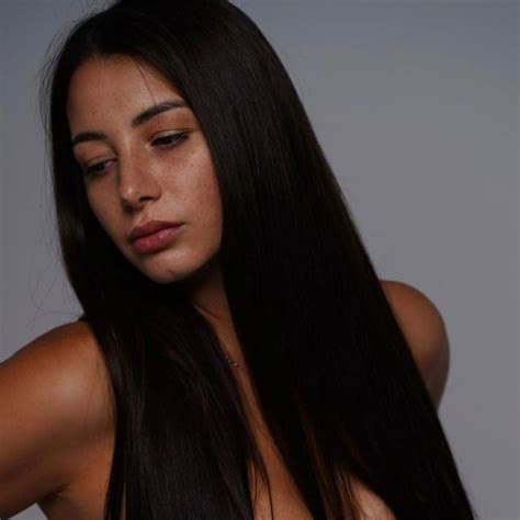 Ульяна Саргсян giulia sargsyan threads say more