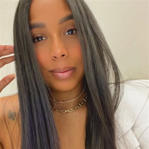 Yusneybic Hodges Saray Lara Threads Say More