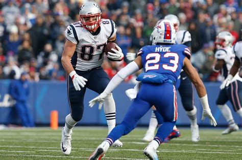 Patriots Gronkowski Gets One Game Suspension For Late Hit Abs Cbn News