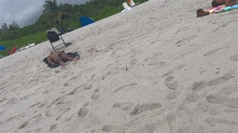 Sexy Guy Laying Out At The Beach En Anglais