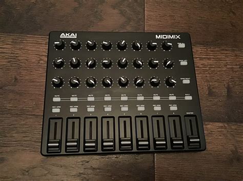 MIDImix Akai Professional MIDImix Audiofanzine