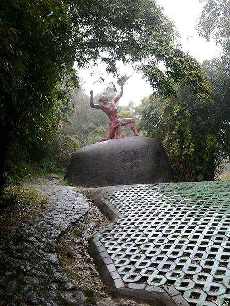 江南三月雨雾天，洪崖丹井自驾行