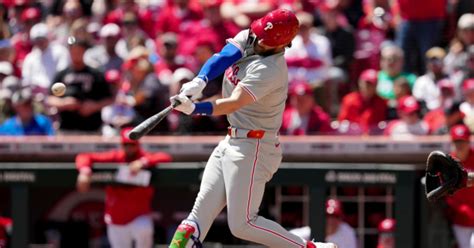 분유 버프 제대로 터졌다…아내 출산 후 복귀전서 축포 쾅 그런데 처음이 아니다 아빠의 힘 대단하다