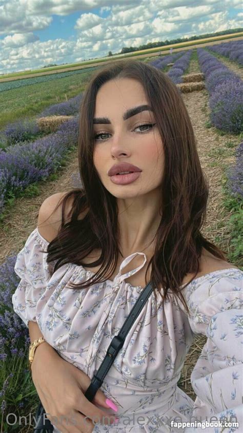 Alexxxaqueen Nude Onlyfans Leaks Fappedia